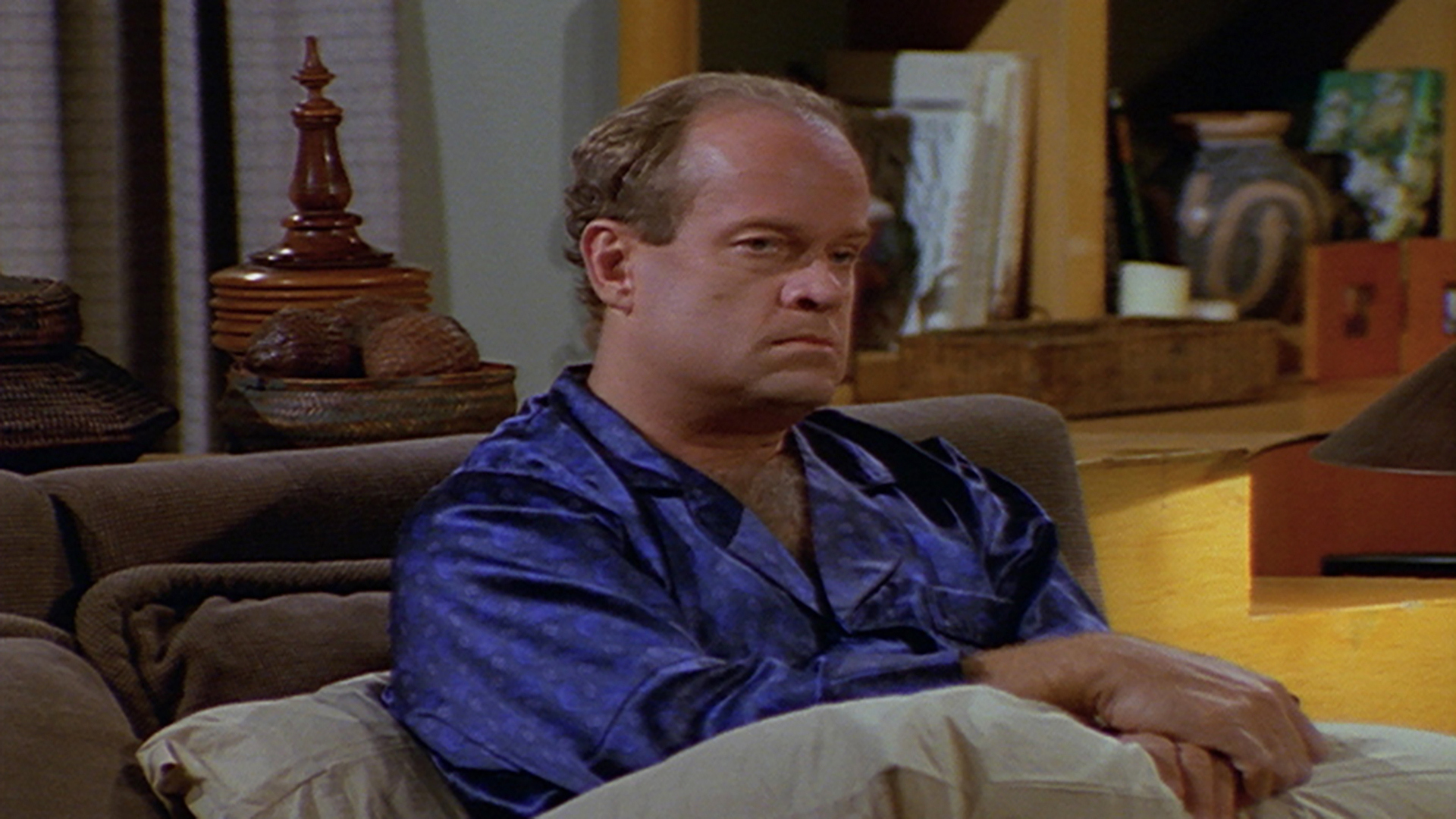 Watch Frasier (1993) Season 6 Episode 7: How to Bury a Millionaire ...