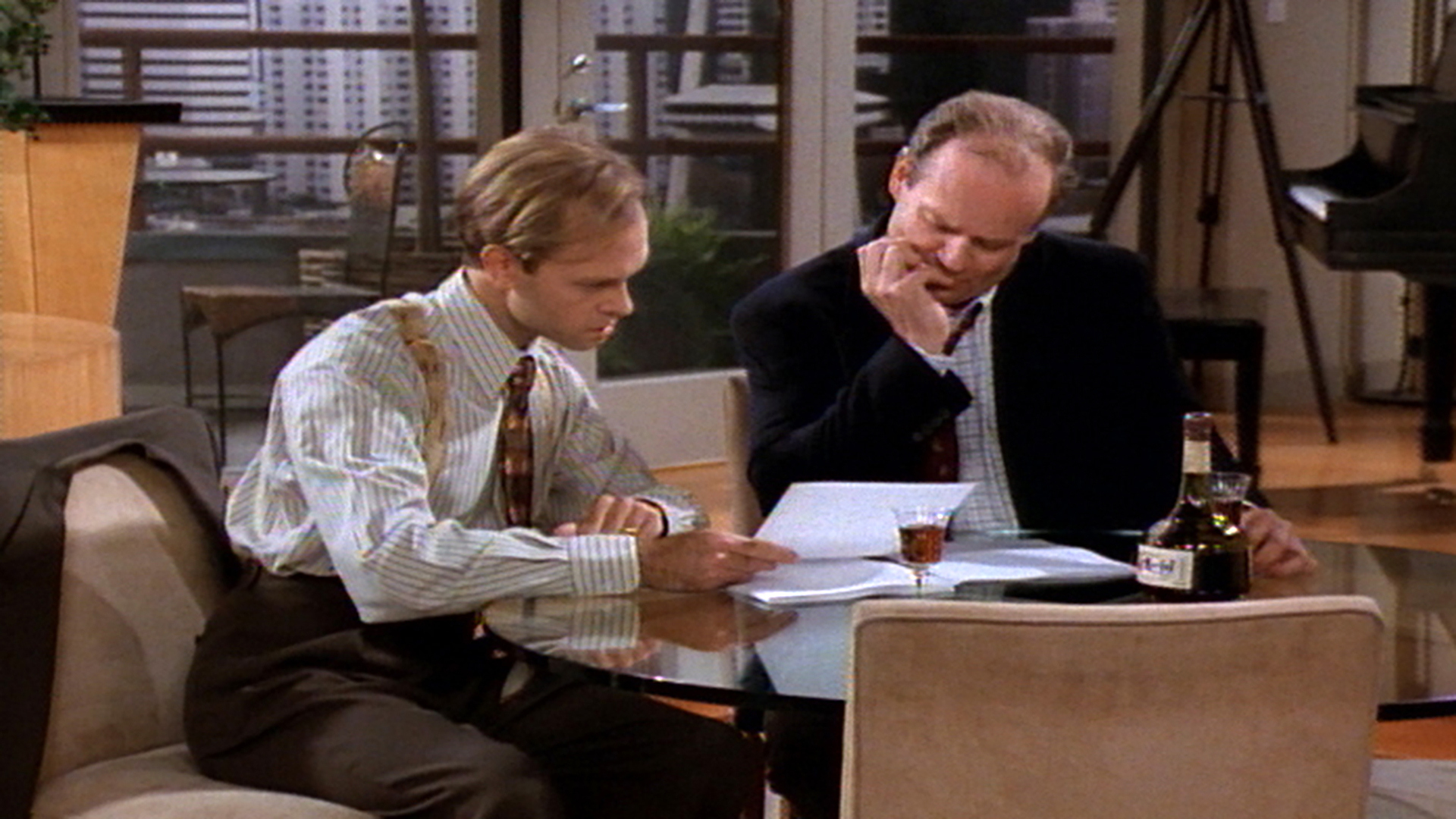 Watch Frasier (1993) Season 4 Episode 4: A Cranes' Critique - Full show ...