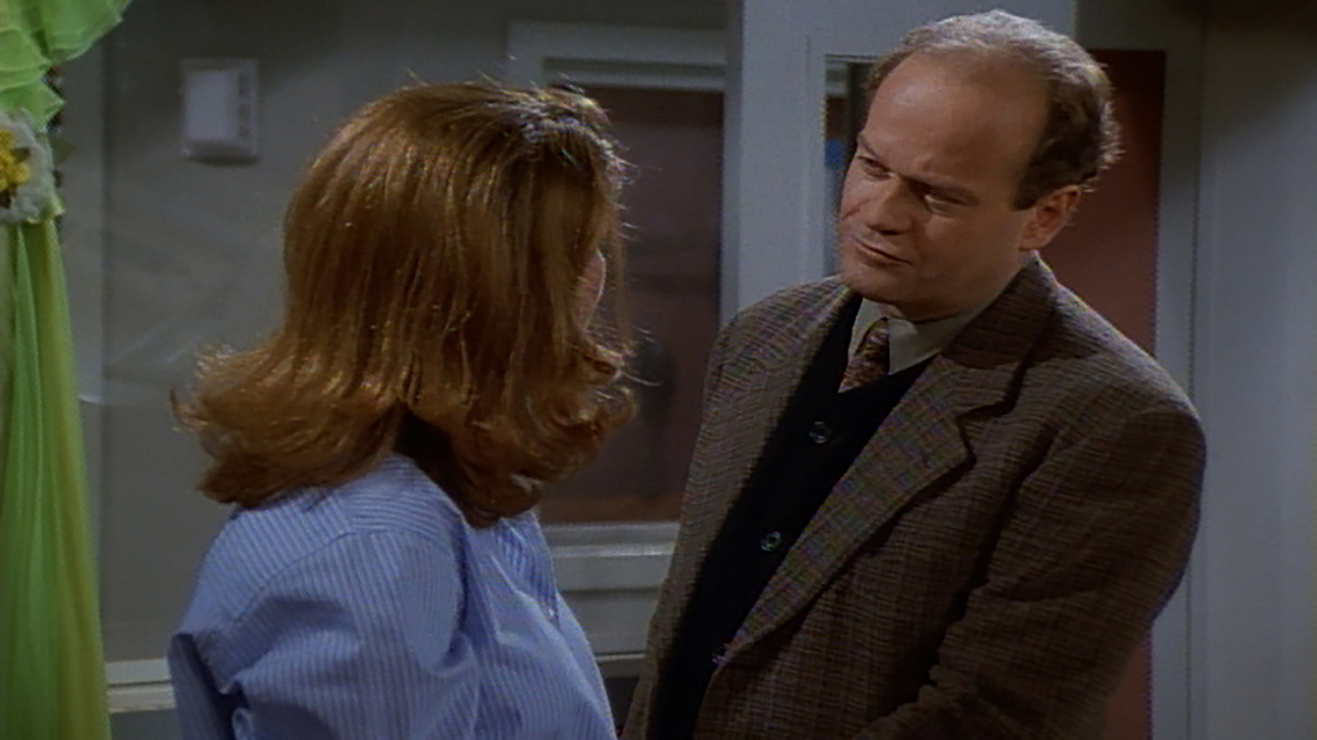 Watch Frasier (1993) Season 3 Episode 22: Frasier Loves Roz - Full show ...