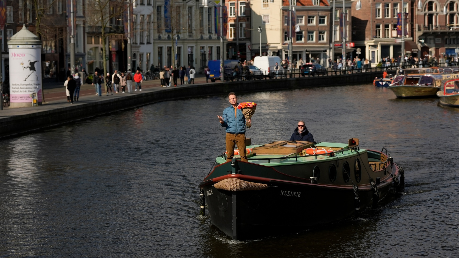 Watch The Amazing Race Season 38 Episode 1: Two Worlds Colliding - Full ...