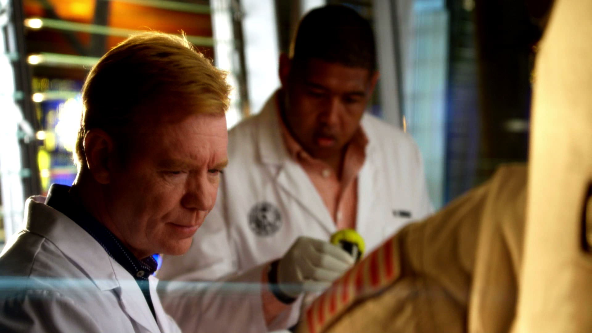 Watch CSI: Miami Season 8 Episode 15: CSI: Miami - Miami, We Have a ...