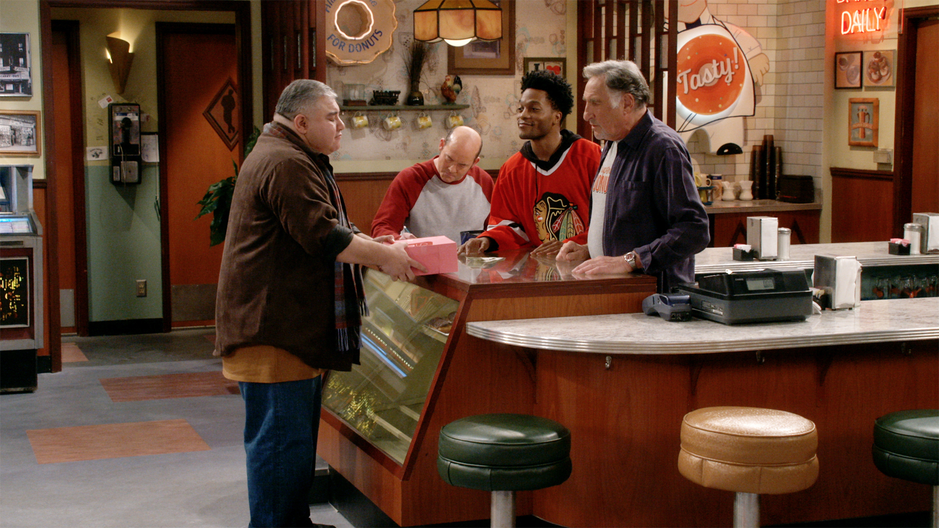 Watch Superior Donuts Season 1 Episode 4: Trust Me - Full show on ...