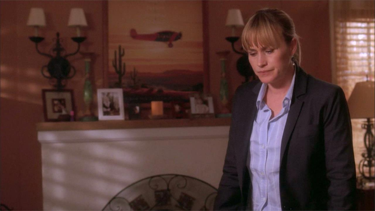 Watch Medium Season 2 Episode 17: Medium - Lucky in Love – Full show on ...