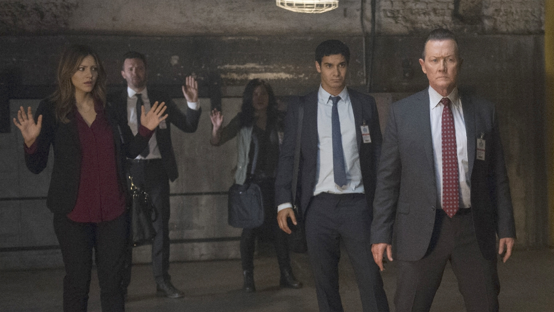 Watch Scorpion Season 2 Episode 9: Scorpion - US vs. UN vs. UK – Full ...