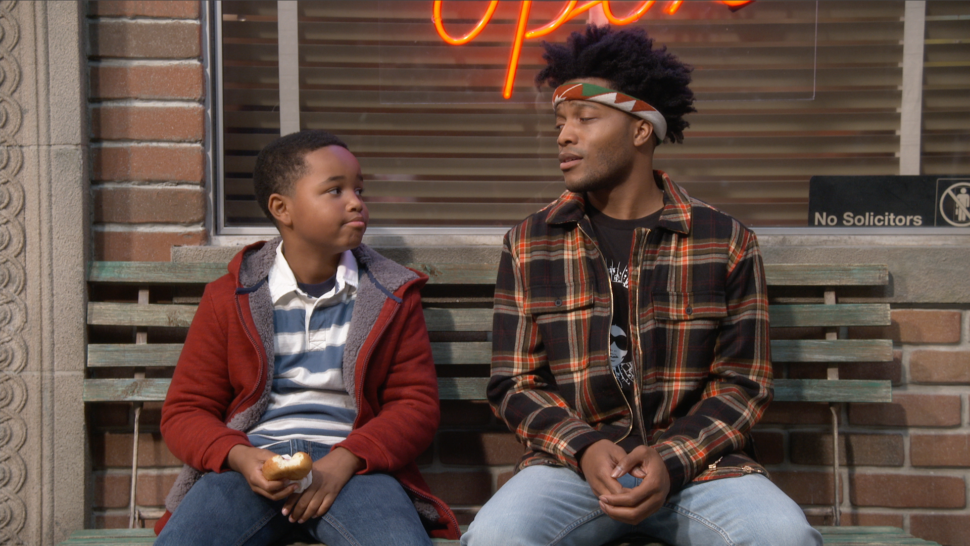 Watch Superior Donuts Season 2 Episode 3: Superior Donuts - Brotégé ...