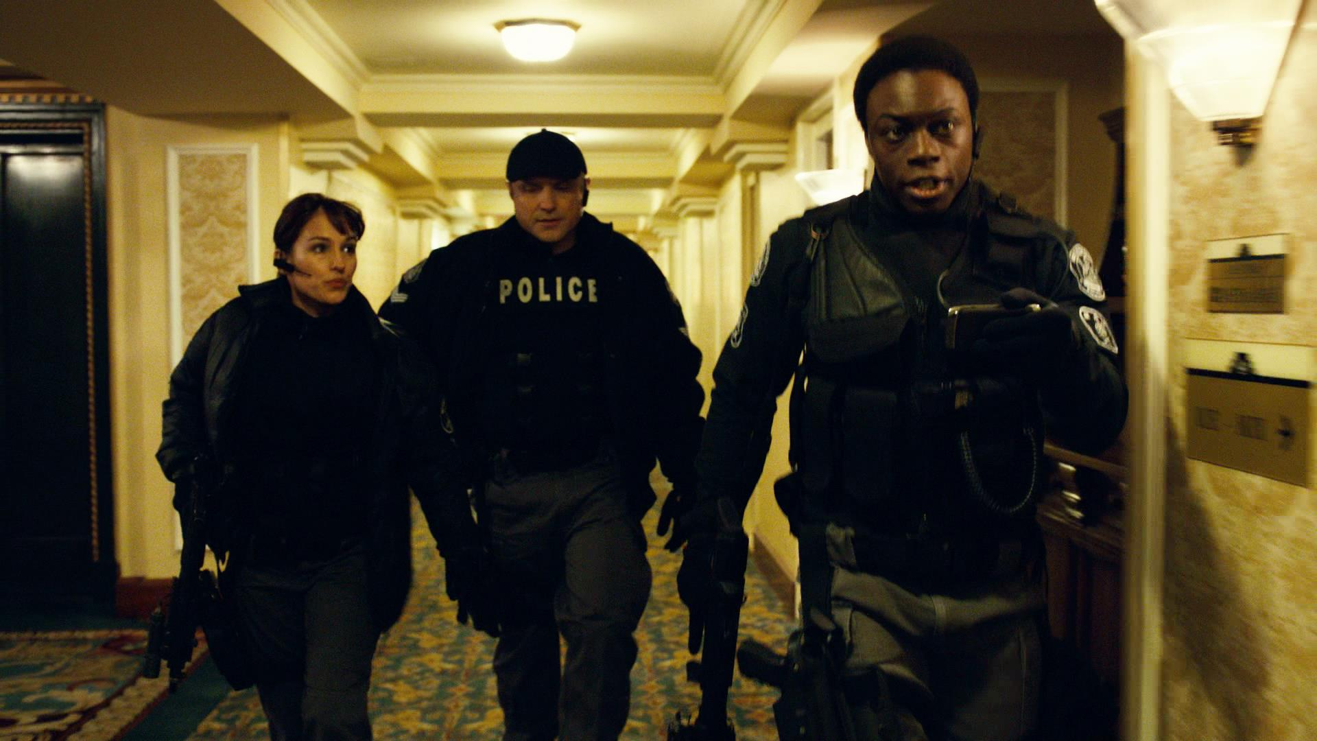 Watch Flashpoint Season 5 Episode 1: Flashpoint - Broken Peace – Full ...
