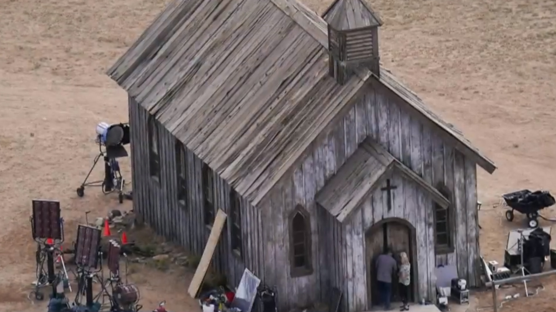 Watch CBS Evening News: Bullet recovered from "Rust" director's ...