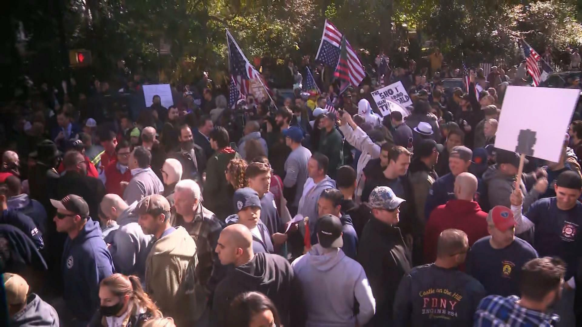 Watch CBS Evening News: New York City workers protest vaccine mandate ...