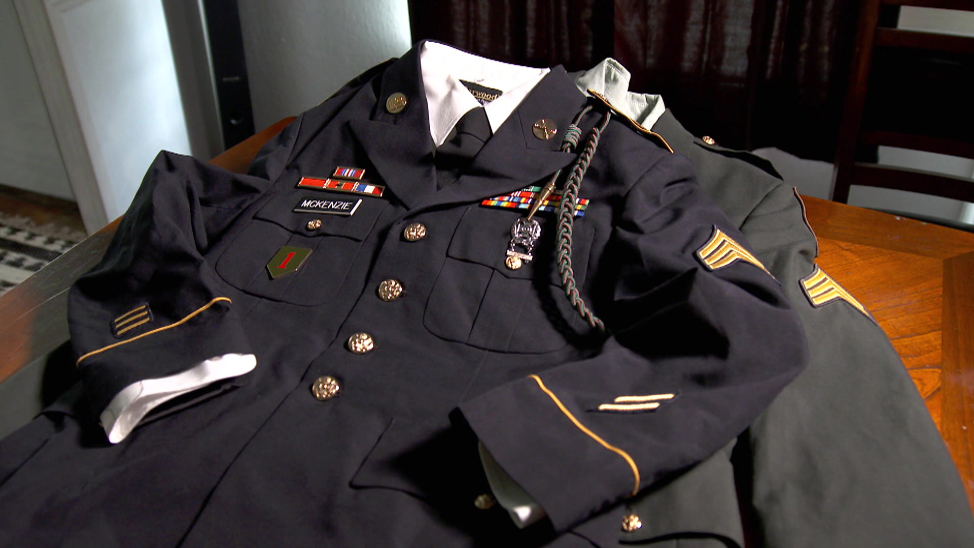 Watch Sunday Morning: Discarded uniforms bring hope - Full show on CBS