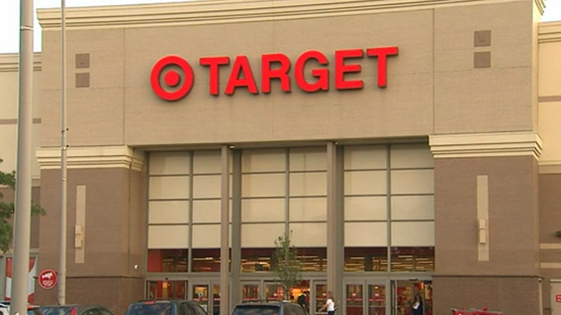 Watch CBS Evening News Season Episode : Target makes Thanksgiving Day ...