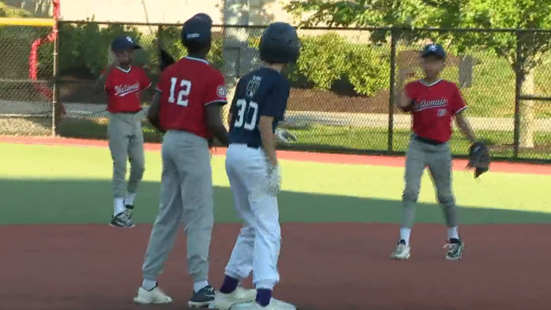 Watch CBS Evening News: Program aims to build community through ...