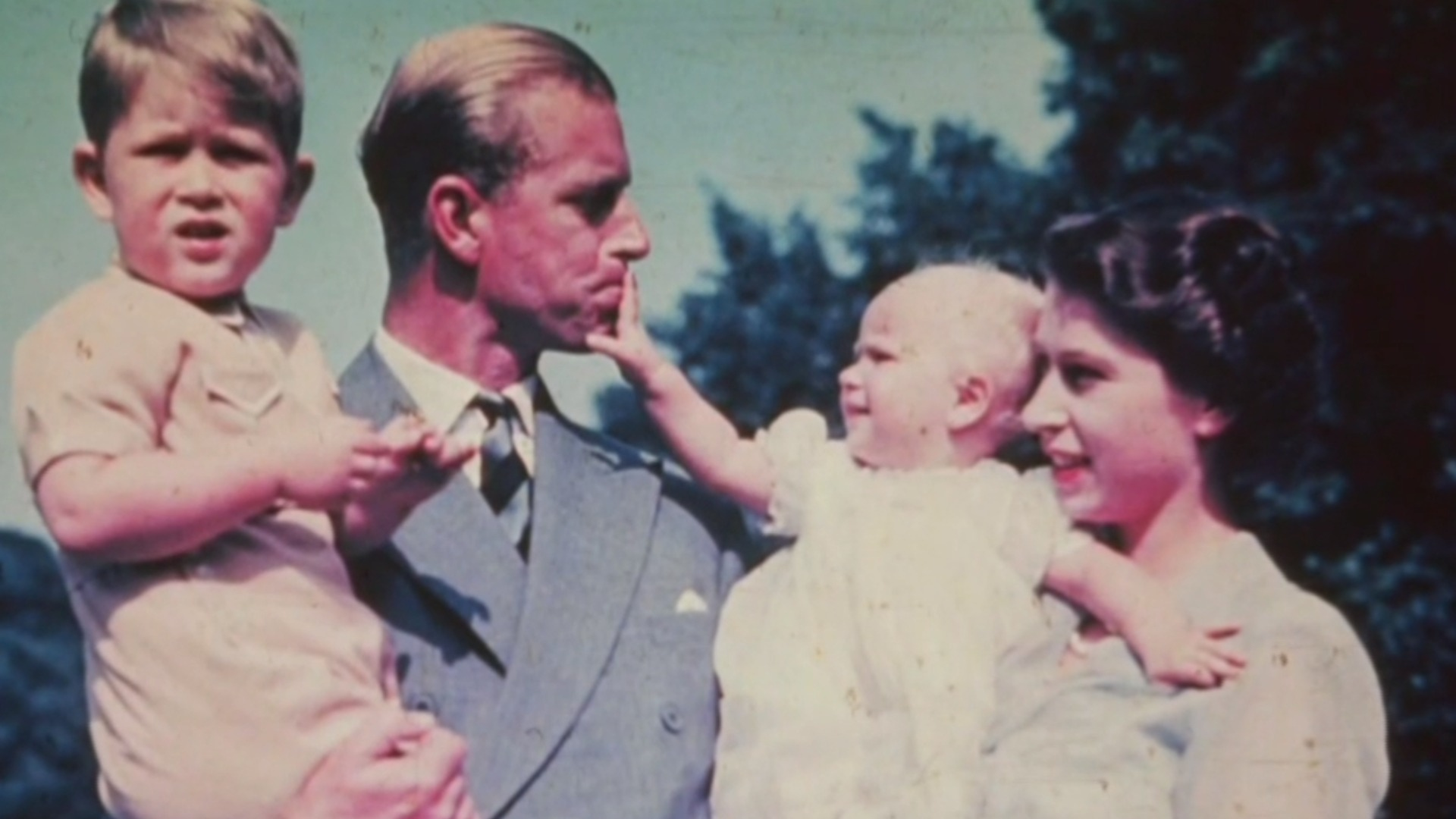 Watch CBS Evening News: Queen Elizabeth's cultural impact - Full show ...