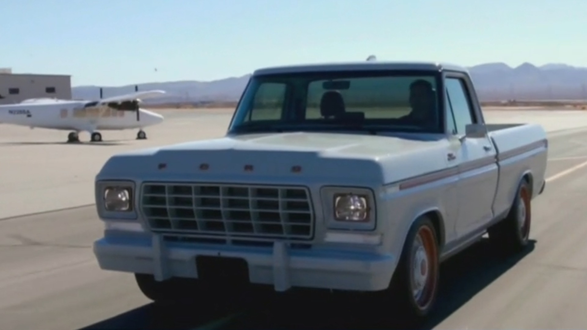 Watch CBS Evening News: Ford looking to turn gas-powered cars electric ...