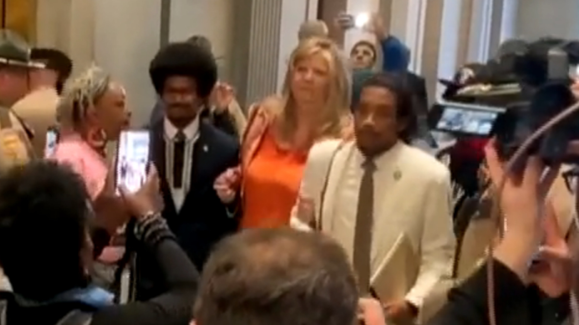 Watch CBS Evening News Season Episode : 2 Tennessee lawmakers expelled ...