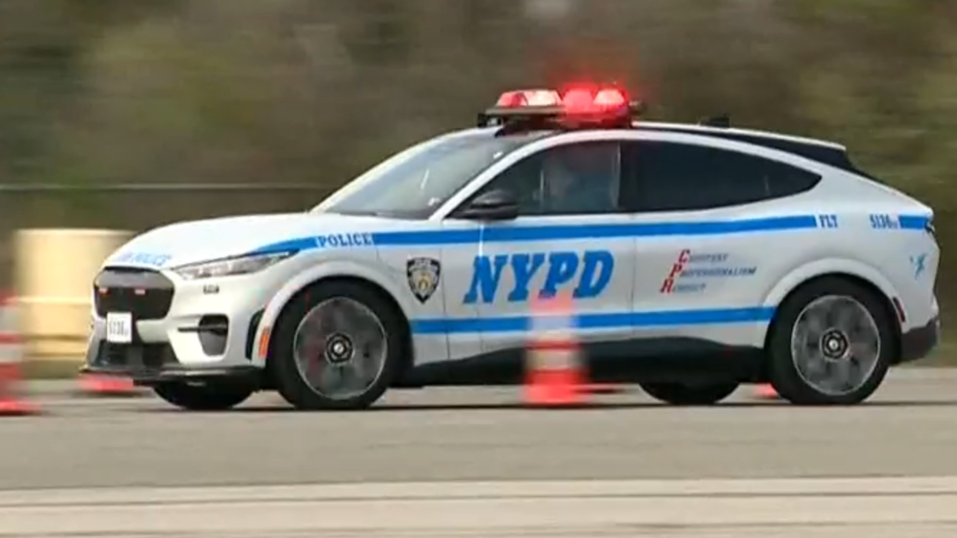 Watch CBS Evening News: NYPD begins shift to electric vehicles - Full ...