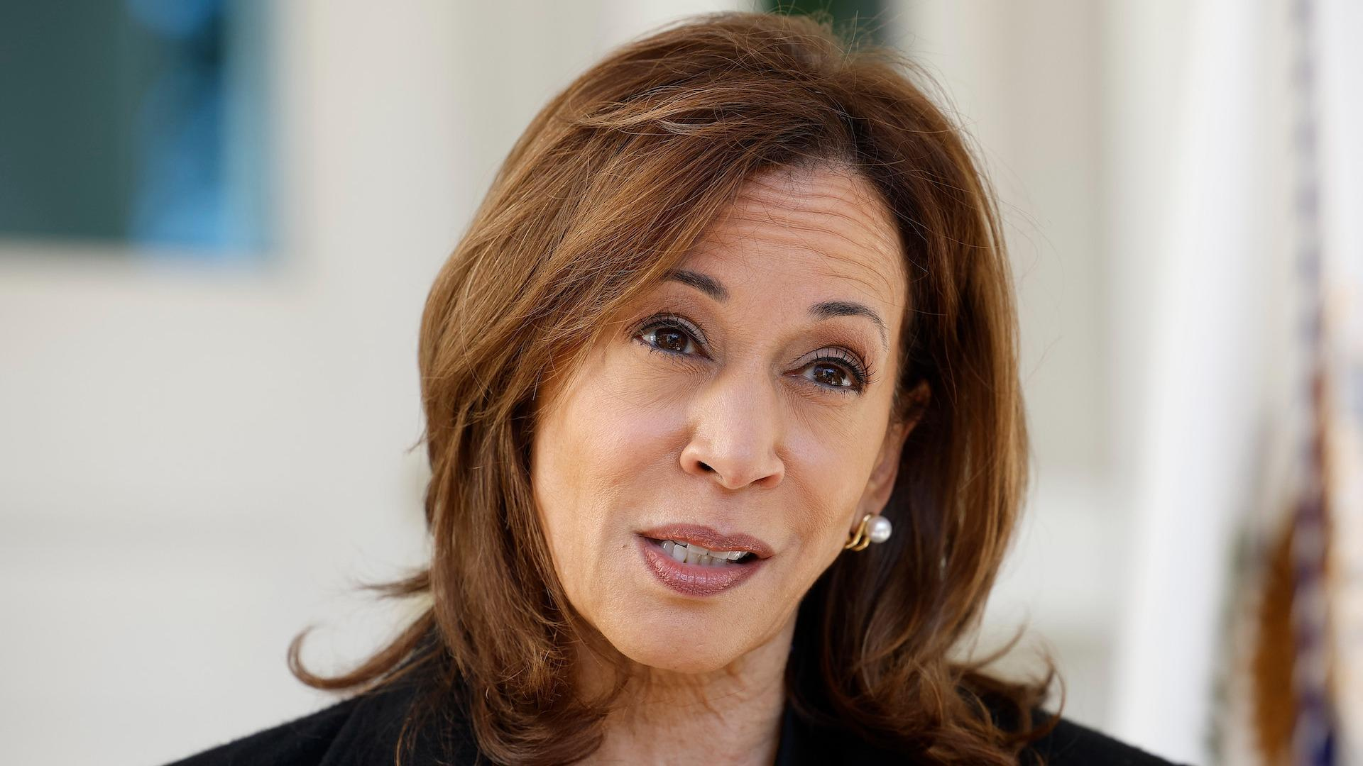 Watch CBS Evening News: Harris ramps up ground game in battleground ...