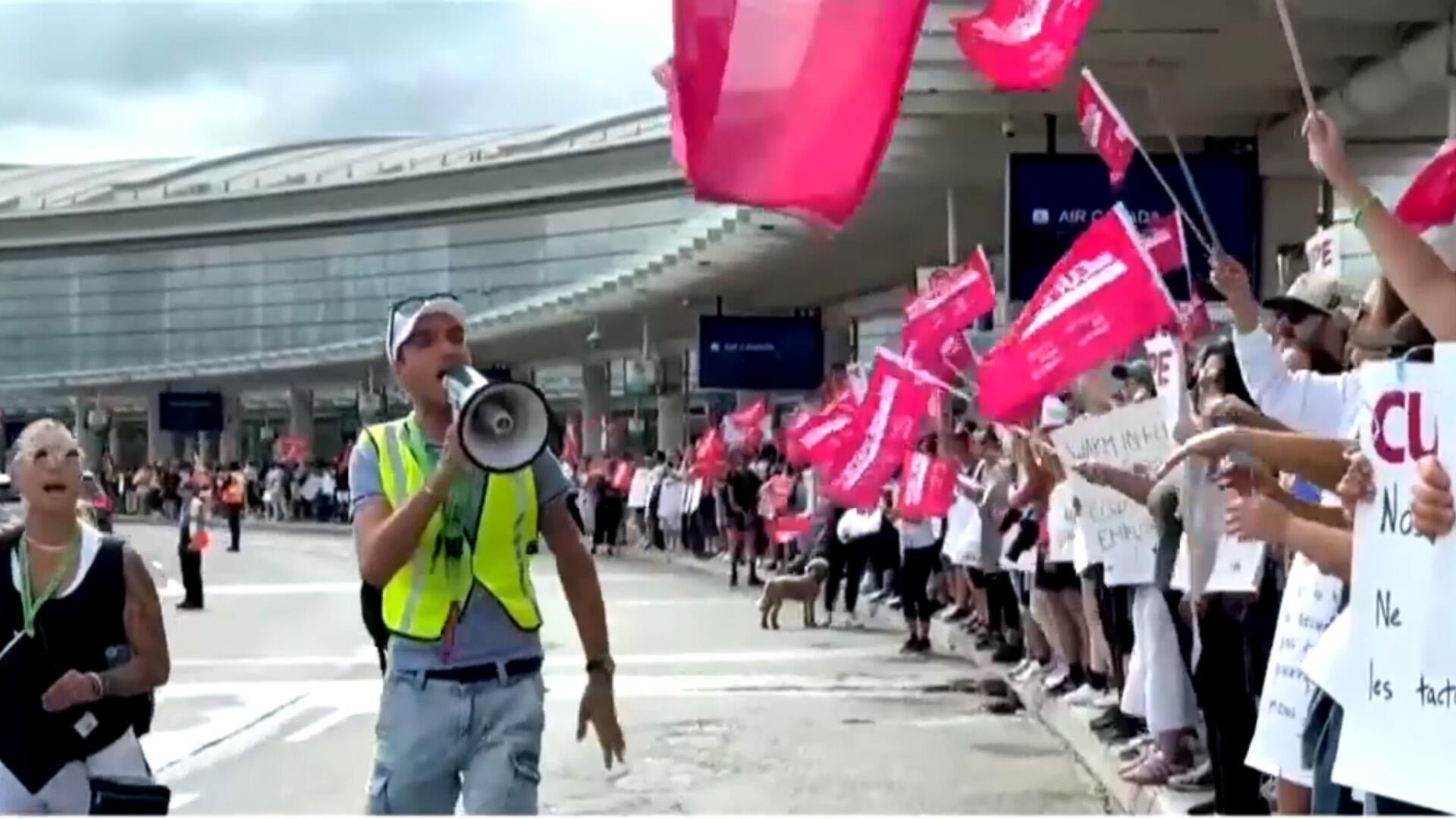 Watch CBS Mornings: Air Canada delays plans to restart operations ...