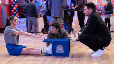 Watch iCarly Season 3 Episode 6: iCarly (2021) - iReunited and It Felt ...