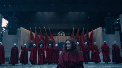 Assista ao episódio 1 da temporada 1 de O Conto Da Aia: Offred ...
