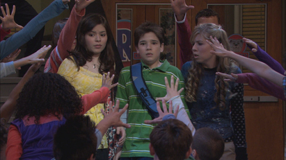 Watch iCarly (2007) Season 1 Episode 3: iCarly - iDream of Dance – Full ...