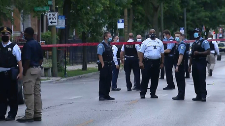 Watch CBS Mornings Chicago police union fights vaccine mandate - Paramount+