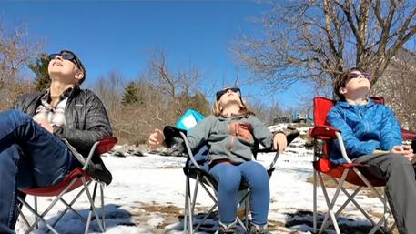 Watch CBS Evening News: Steve Hartman goes "On the Road" to catch ...