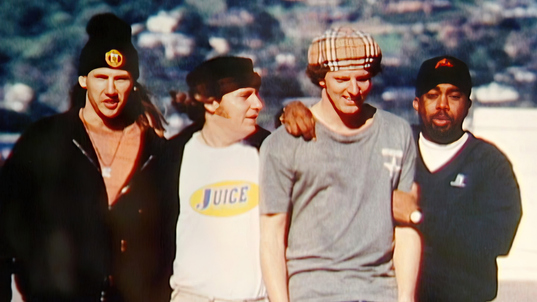 Watch Behind the Music Season 1 Episode 20: Behind The Music - Hootie ...