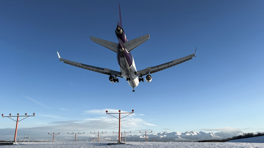 Watch Ice Airport Alaska Season 3 Episode 2: Ice Airport Alaska - Cold ...