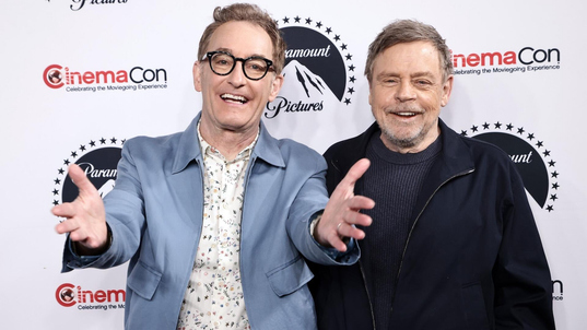 Watch CBS Mornings Mark Hamill, Tom Kenny on SpongeBob movie - Paramount+
