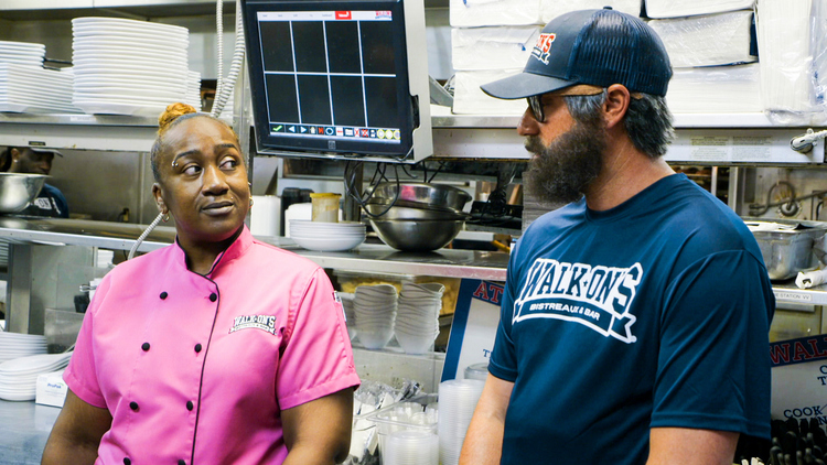 Watch Undercover Boss Season 10 Episode 1: Undercover Boss - Walk-On's ...