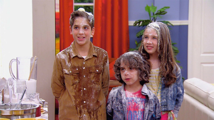 Watch Every Witch Way Season 1 Episode 1: Discovery – Full show on ...