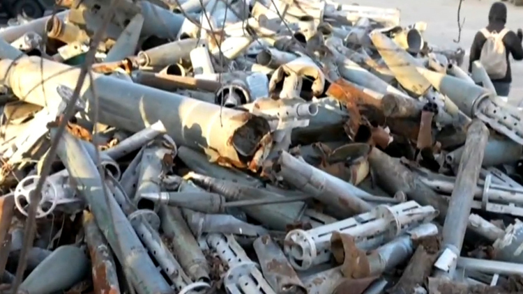 Watch CBS Evening News: U.S. to provide Ukraine with cluster munitions ...