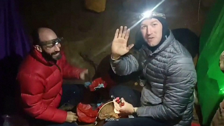 Watch CBS Mornings: Cave rescuers bringing explorer to surface - Full ...
