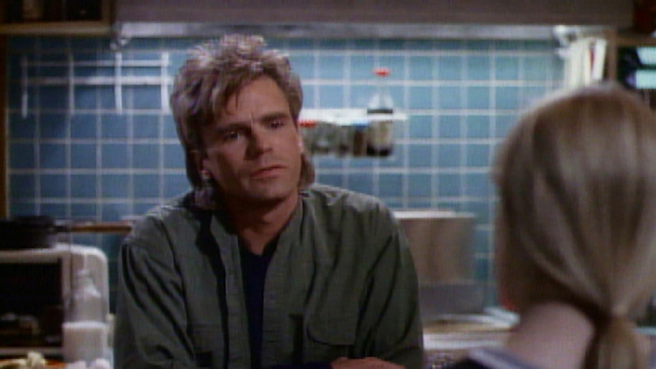 Watch MacGyver Classic Season 4 Episode 13: MacGyver - Runners – Full ...