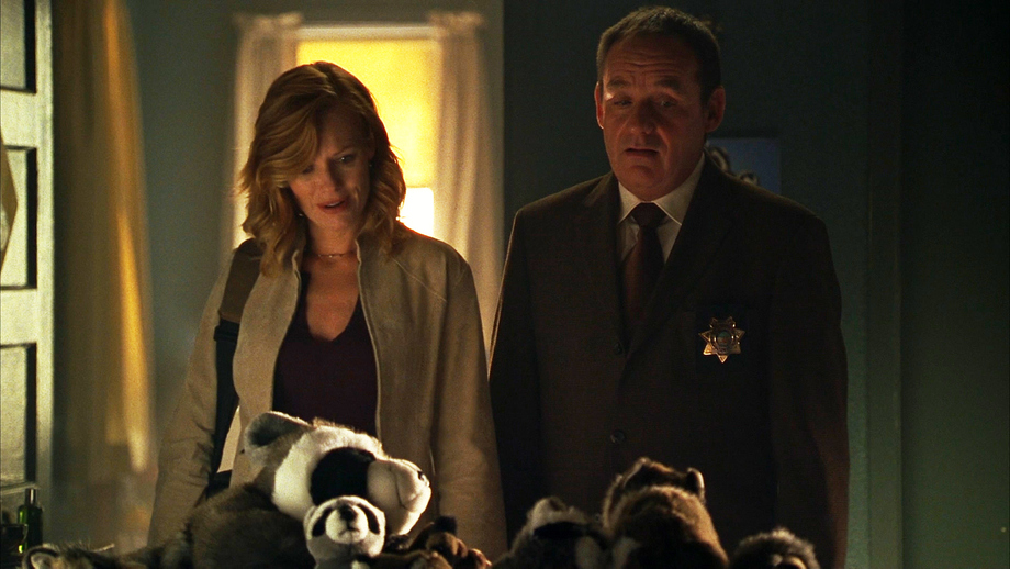 Watch CSI: Crime Scene Investigation Season 4 Episode 5: Fur and ...