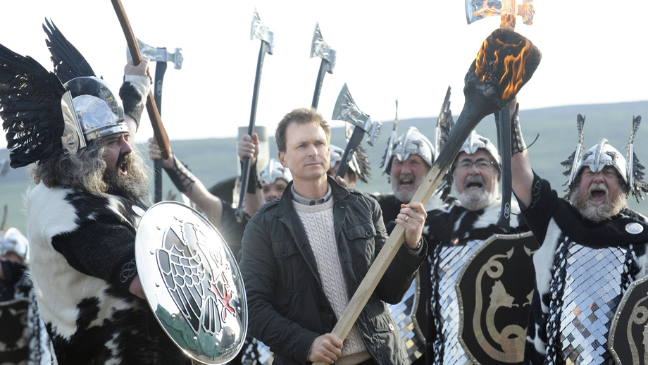 Watch The Amazing Race Season 25 Episode 3: The Amazing Race - Get Your ...