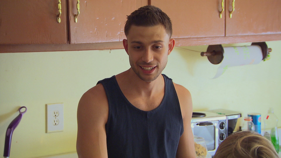 Watch The Real World Season 29 Episode 1: Excess Baggage - Full show on ...