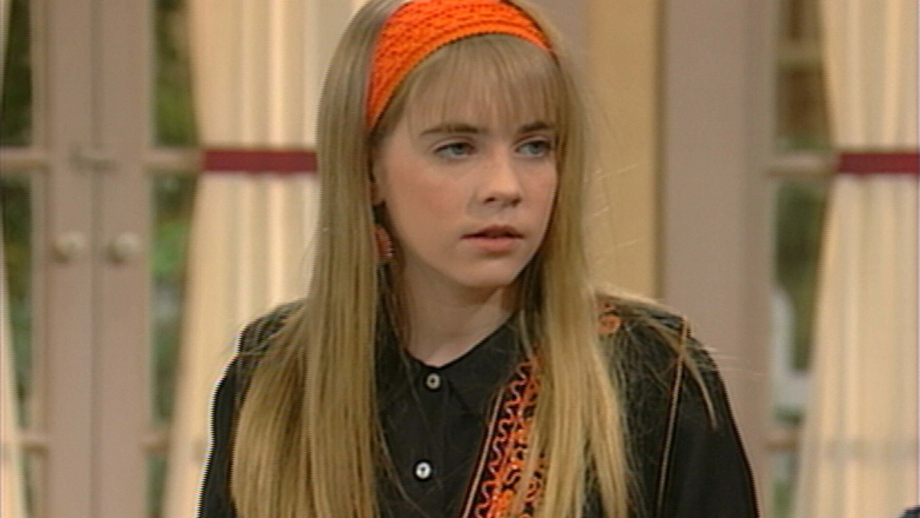 Watch Clarissa Explains It All Season 1 Episode 14: Clarissa Explains ...