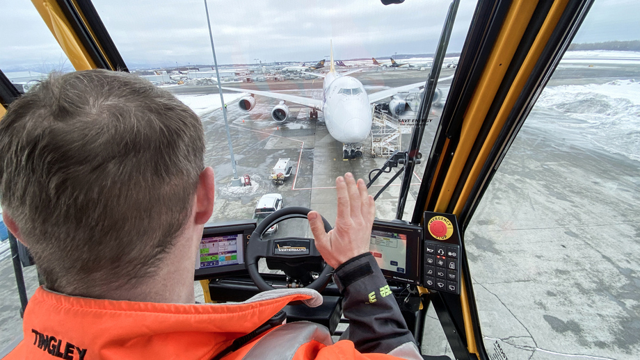 Watch Ice Airport Alaska Season 3 Episode 7: Ice Airport Alaska - Snow ...