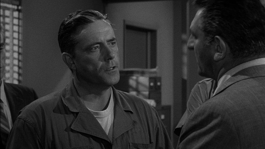 Watch The Twilight Zone Classic Season 3 Episode 2: The Arrival - Full ...