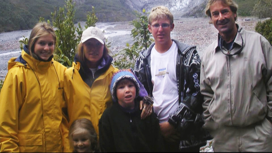 Watch 48 Hours Season 25 Episode 53: "48 Hours" Live to Tell: Black ...