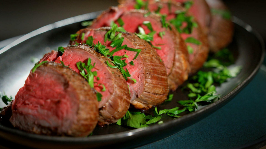 Watch CBS Mornings: Holiday recipe for beef tenderloin - Full show on CBS