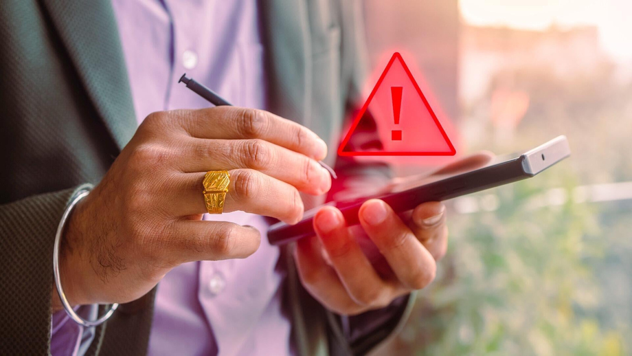 Watch CBS Mornings Tips to avoid common holiday travel scams - Paramount+